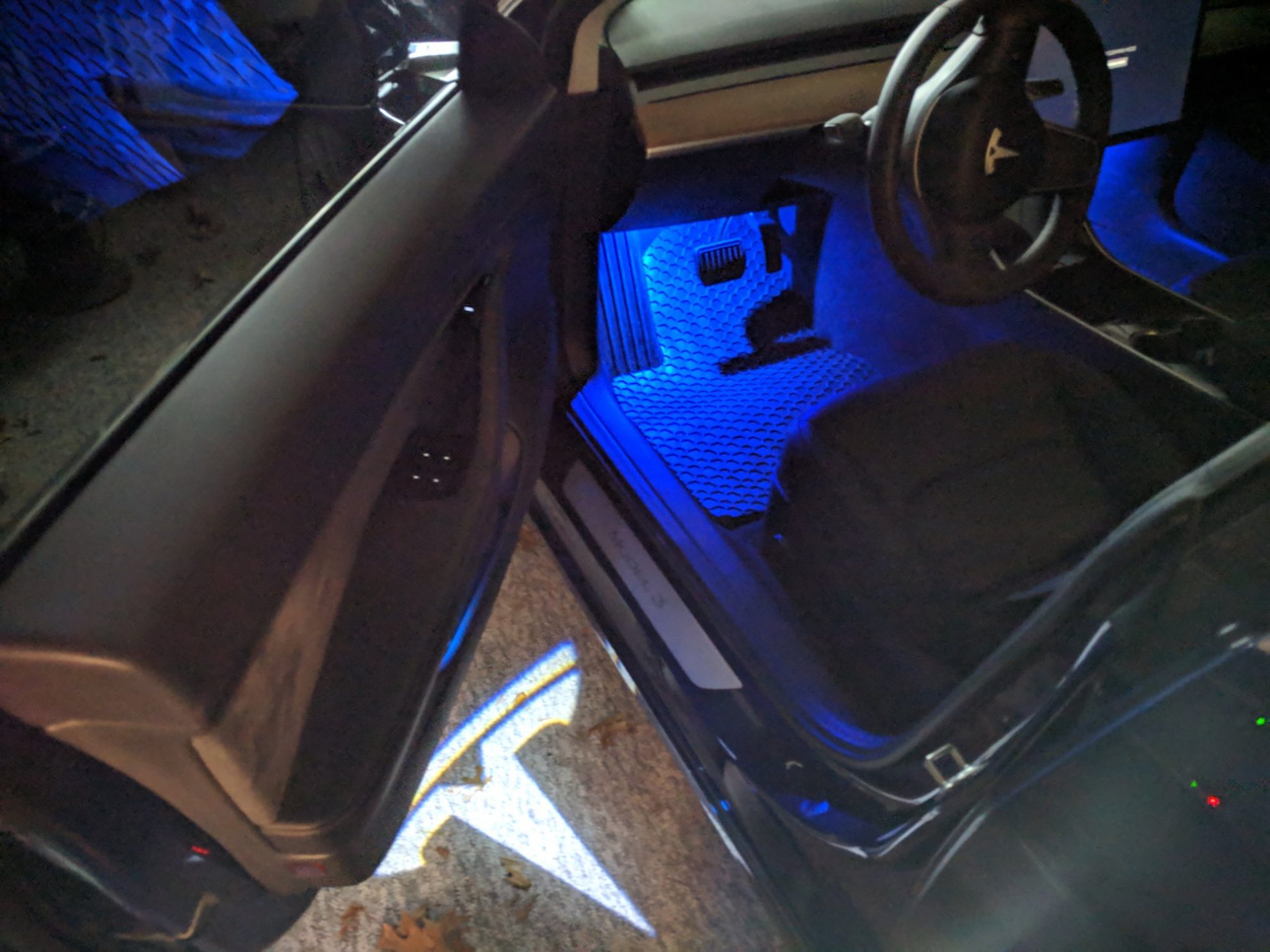 5 Best Tesla Logo Puddle Lights to Consider in 2022